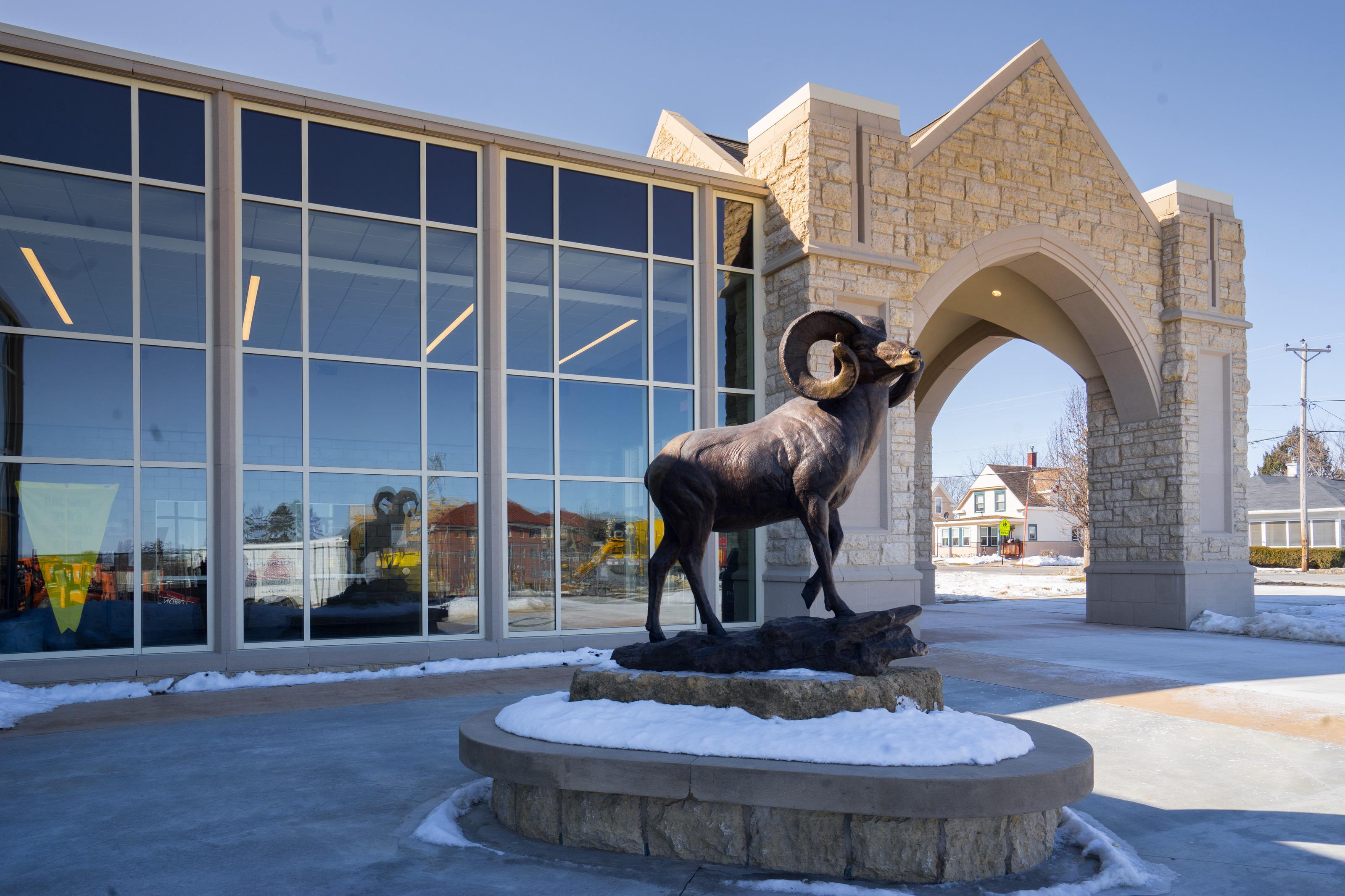 Dubuque Senior High School | Wold Architects & Engineers